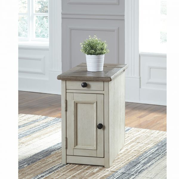 BOLANBURG CHAIRSIDE TABLE | Adcock Furniture & Design